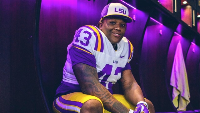 Denver Warren, Defensive Tackle, West Aurora | TigerBait.com