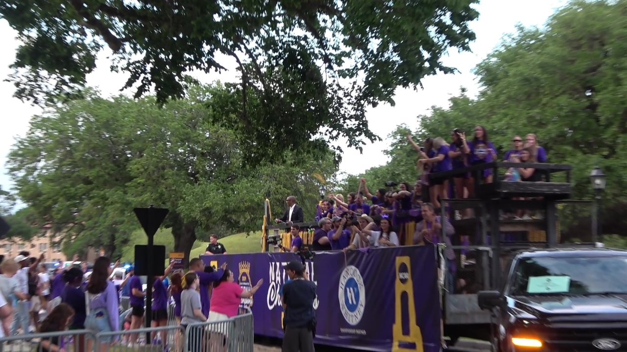 WATCH: LSU gymnastics NATIONAL CHAMPIONSHIP parade and celebration ...